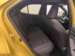 Yellow Toyota Yaris Cross 2022 in Panevezys, with an engine capacity of 1.49 L and mileage of 33 thousand km for 21990 €, photo 15 on AUTOMOTO.COM.LV
