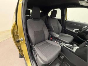 Yellow Toyota Yaris Cross 2022 in Panevezys, with an engine capacity of 1.49 L and mileage of 33 thousand km for 21990 €, photo 17 on AUTOMOTO.COM.LV