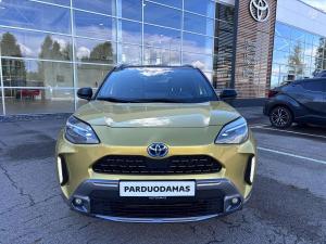 Yellow Toyota Yaris Cross 2022 in Panevezys, with an engine capacity of 1.49 L and mileage of 111 thousand km for 22999 €, photo 4 on AUTOMOTO.COM.LV
