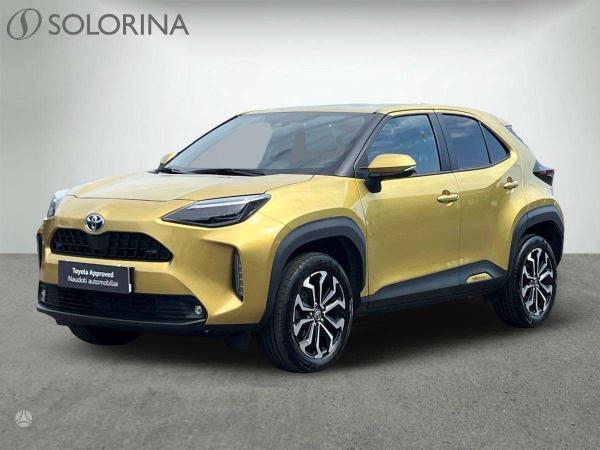 Yellow Toyota Yaris Cross 2022 in Klaipeda, with an engine capacity of 1.49 L and mileage of 30 thousand km for 22900 €, photo 1 on AUTOMOTO.COM.LV