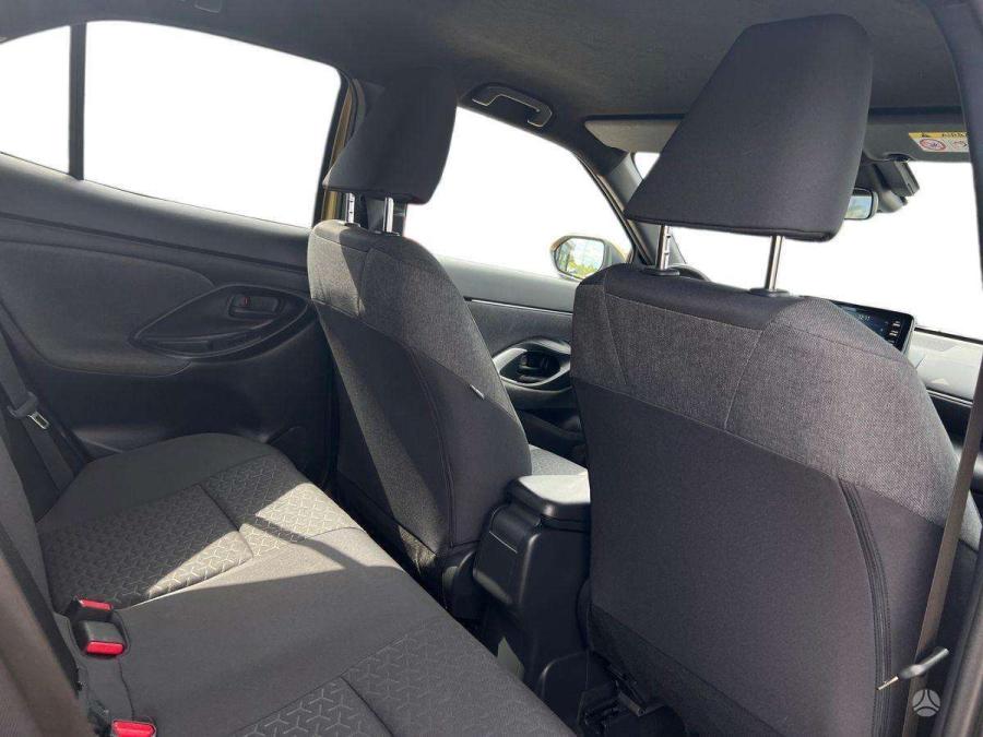 Dzeltens Toyota Yaris Cross 2022 Klaipėda, ar dzinēja tilpumu 1.49 L un nobraukumu 30 tūkst. km par 22900 €, foto 8 vietnē AUTOMOTO.COM.LV