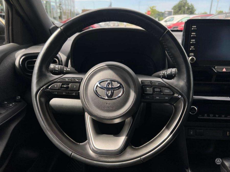 Dzeltens Toyota Yaris Cross 2022 Klaipėda, ar dzinēja tilpumu 1.49 L un nobraukumu 30 tūkst. km par 22900 €, foto 13 vietnē AUTOMOTO.COM.LV