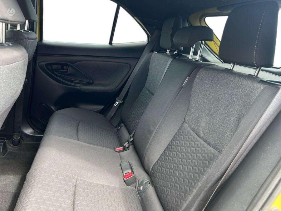 Dzeltens Toyota Yaris Cross 2022 Klaipėda, ar dzinēja tilpumu 1.49 L un nobraukumu 30 tūkst. km par 22900 €, foto 20 vietnē AUTOMOTO.COM.LV