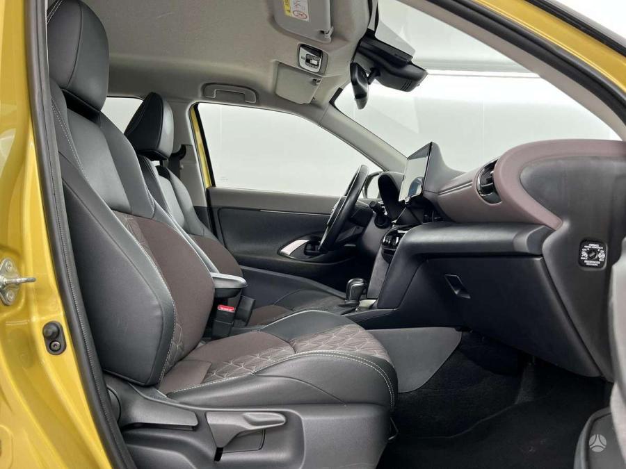 Желтый Тойота Yaris Cross 2022 в Вильнюс, объемом двигателя 1.49 л и пробегом 50 тыс. км за 24900 €, фото 7 на AUTOMOTO.COM.LV