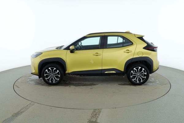 Dzeltens Toyota Yaris Cross 2023 Kauņa, ar dzinēja tilpumu 0.00 L un nobraukumu 28 tūkst. km par 32347 €, foto 2 vietnē AUTOMOTO.COM.LV
