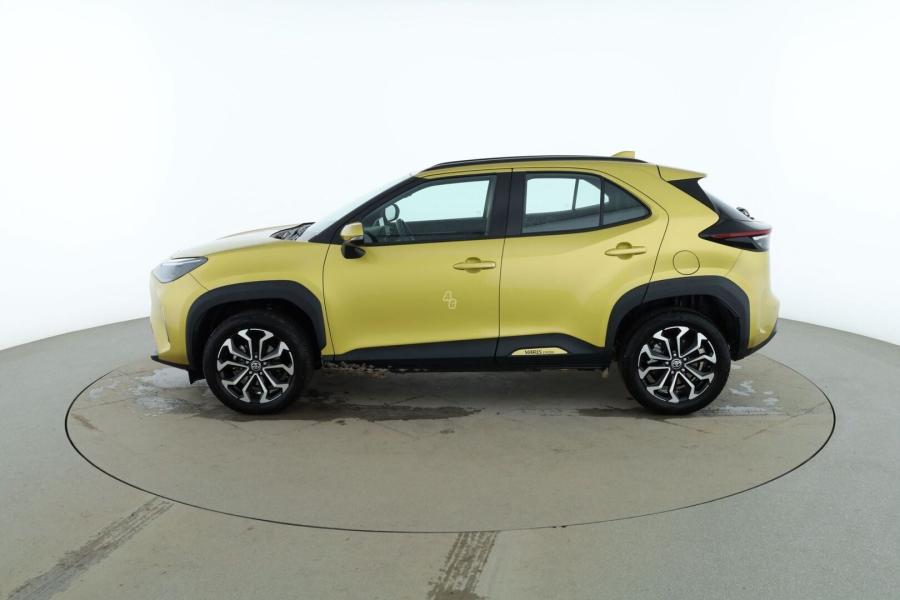 Dzeltens Toyota Yaris Cross 2023 Kauņa, ar dzinēja tilpumu 0.00 L un nobraukumu 28 tūkst. km par 32347 €, foto 2 vietnē AUTOMOTO.COM.LV