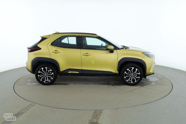 Dzeltens Toyota Yaris Cross 2023 Kauņa, ar dzinēja tilpumu 0.00 L un nobraukumu 28 tūkst. km par 32347 €, foto 6 vietnē AUTOMOTO.COM.LV