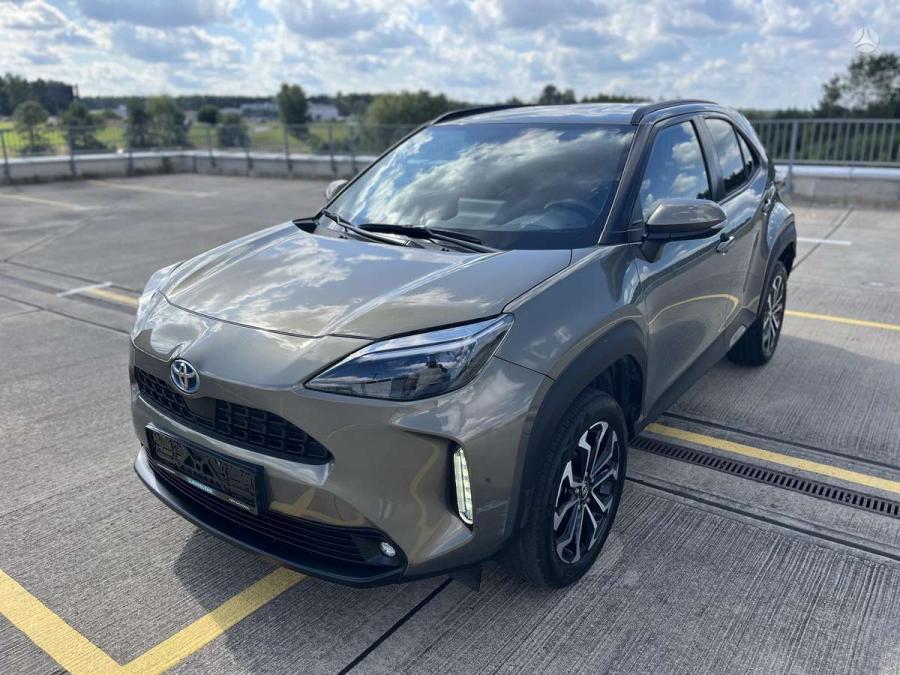 Желтый Тойота Yaris Cross 2023 в Вильнюс, объемом двигателя 1.49 л и пробегом 81 тыс. км за 18999 €, фото 4 на AUTOMOTO.COM.LV