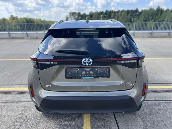 Dzeltens Toyota Yaris Cross 2023 Viļņa, ar dzinēja tilpumu 1.49 L un nobraukumu 81 tūkst. km par 18999 €, foto 6 vietnē AUTOMOTO.COM.LV