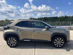 Желтый Тойота Yaris Cross 2023 в Вильнюс, объемом двигателя 1.49 л и пробегом 81 тыс. км за 18999 €, фото 9 на AUTOMOTO.COM.LV