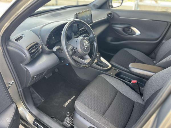 Dzeltens Toyota Yaris Cross 2023 Viļņa, ar dzinēja tilpumu 1.49 L un nobraukumu 81 tūkst. km par 18999 €, foto 10 vietnē AUTOMOTO.COM.LV