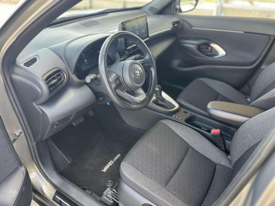 Желтый Тойота Yaris Cross 2023 в Вильнюс, объемом двигателя 1.49 л и пробегом 81 тыс. км за 18999 €, фото 11 на AUTOMOTO.COM.LV