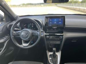 Желтый Тойота Yaris Cross 2023 в Вильнюс, объемом двигателя 1.49 л и пробегом 81 тыс. км за 18999 €, фото 15 на AUTOMOTO.COM.LV