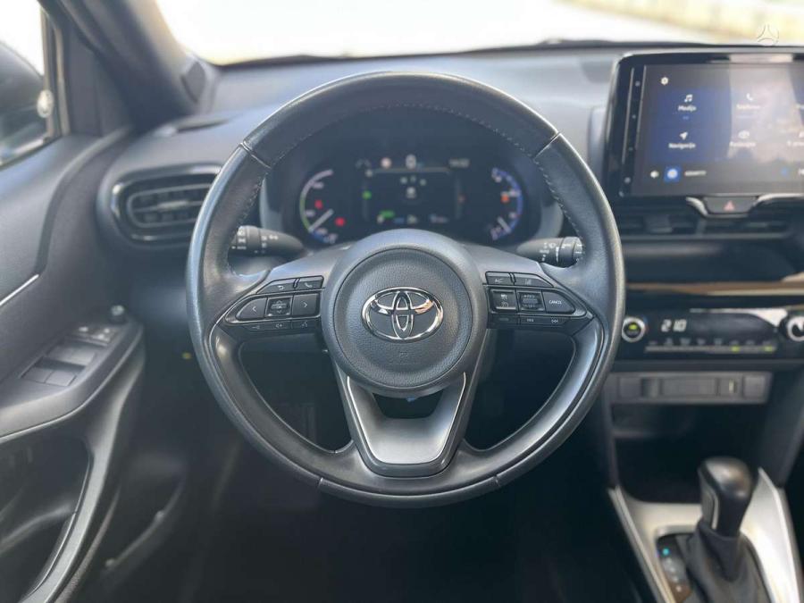 Желтый Тойота Yaris Cross 2023 в Вильнюс, объемом двигателя 1.49 л и пробегом 81 тыс. км за 18999 €, фото 16 на AUTOMOTO.COM.LV
