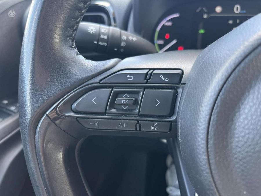 Желтый Тойота Yaris Cross 2023 в Вильнюс, объемом двигателя 1.49 л и пробегом 81 тыс. км за 18999 €, фото 20 на AUTOMOTO.COM.LV