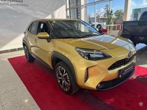 Желтый Тойота Yaris Cross 2024 в Шяуляй, объемом двигателя 1.49 л и пробегом 16 тыс. км за 24900 €, фото 3 на AUTOMOTO.COM.LV