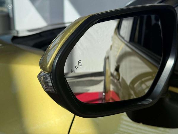 Yellow Toyota Yaris Cross 2024 in Siauliai, with an engine capacity of 1.49 L and mileage of 16 thousand km for 24900 €, photo 9 on AUTOMOTO.COM.LV