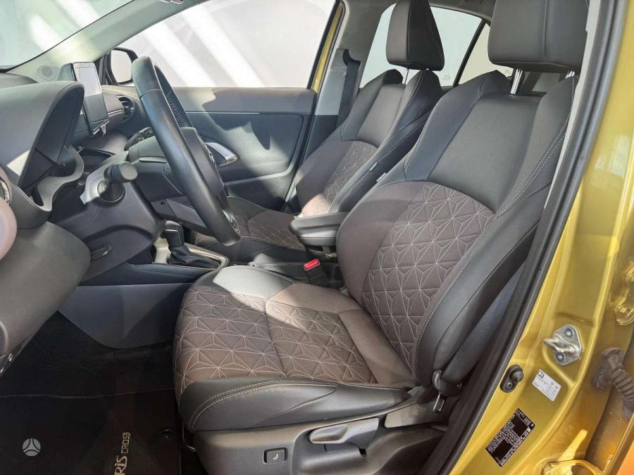 Желтый Тойота Yaris Cross 2024 в Шяуляй, объемом двигателя 1.49 л и пробегом 16 тыс. км за 24900 €, фото 15 на AUTOMOTO.COM.LV