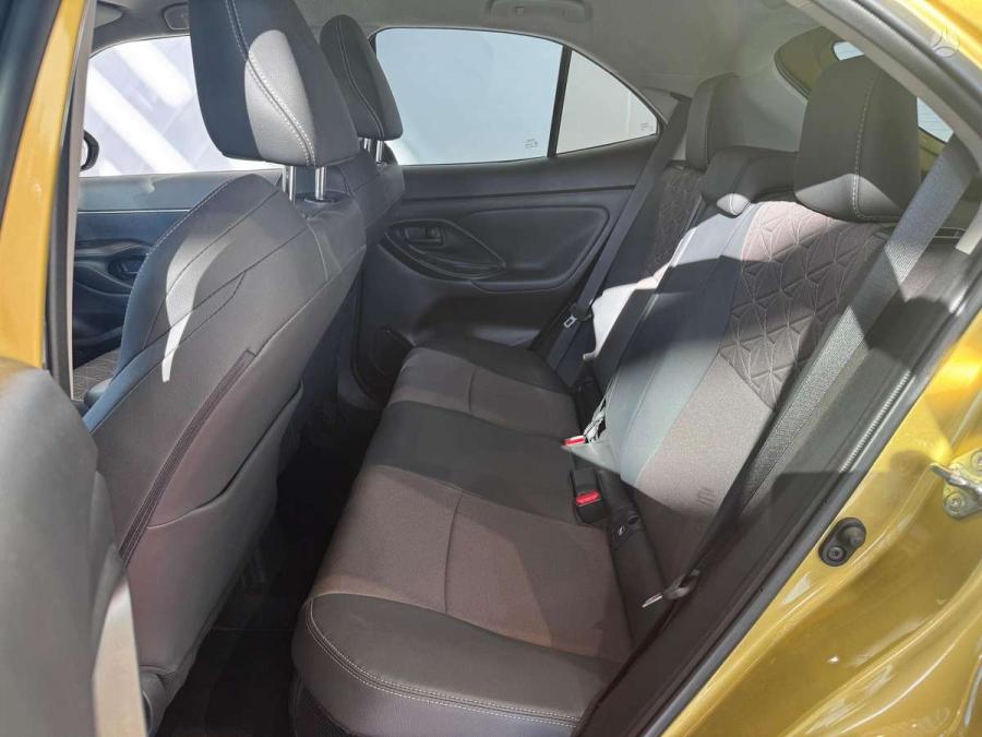 Желтый Тойота Yaris Cross 2024 в Шяуляй, объемом двигателя 1.49 л и пробегом 16 тыс. км за 24900 €, фото 18 на AUTOMOTO.COM.LV