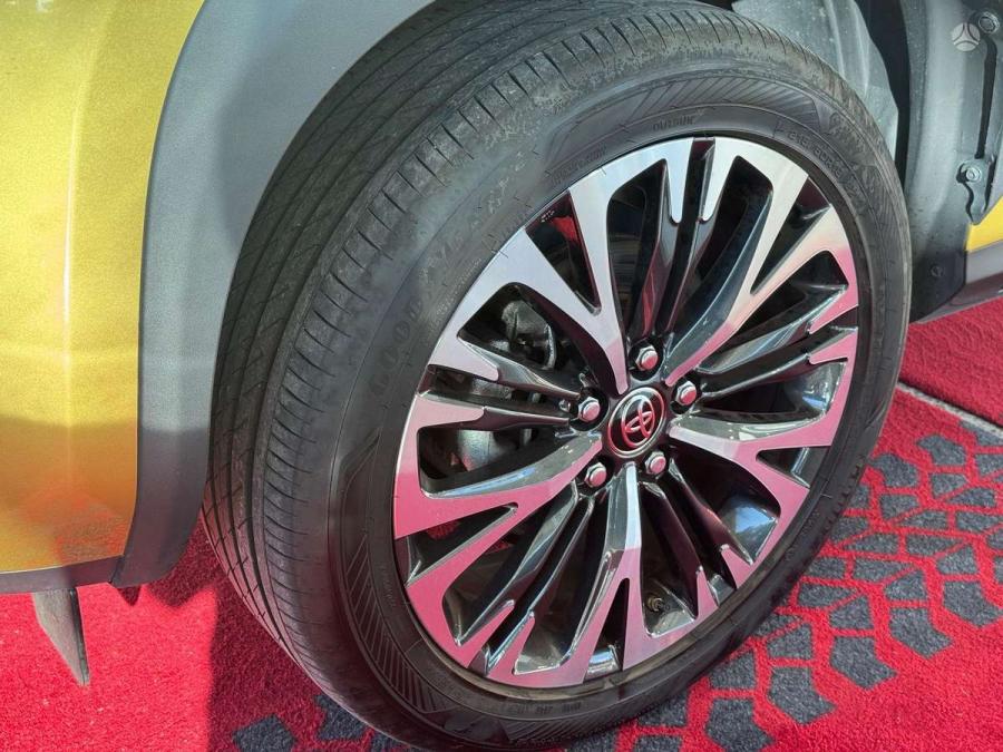 Желтый Тойота Yaris Cross 2024 в Шяуляй, объемом двигателя 1.49 л и пробегом 16 тыс. км за 24900 €, фото 28 на AUTOMOTO.COM.LV