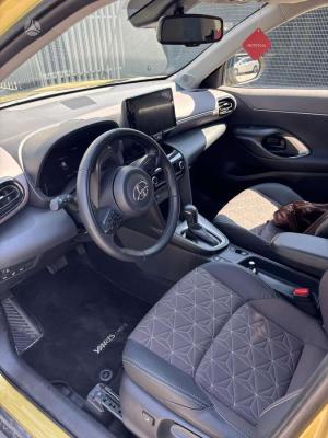 Желтый Тойота Yaris Cross 2023 в Вильнюс, объемом двигателя 1.49 л и пробегом 50 тыс. км за 23900 €, фото 11 на AUTOMOTO.COM.LV