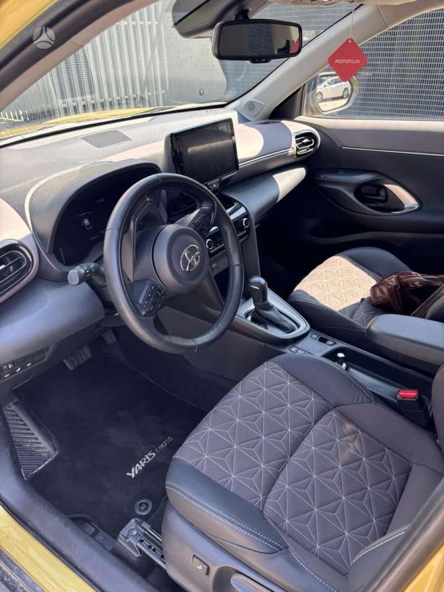 Желтый Тойота Yaris Cross 2023 в Вильнюс, объемом двигателя 1.49 л и пробегом 50 тыс. км за 23900 €, фото 11 на AUTOMOTO.COM.LV