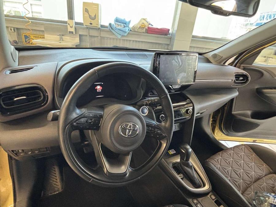 Желтый Тойота Yaris Cross 2023 в Вильнюс, объемом двигателя 1.49 л и пробегом 50 тыс. км за 23900 €, фото 15 на AUTOMOTO.COM.LV