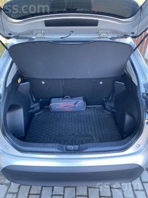 Toyota Yaris 2023 in Riga, with an engine capacity of 1.50 L and mileage of 32 thousand km for 20900 €, photo 7 on AUTOMOTO.COM.LV