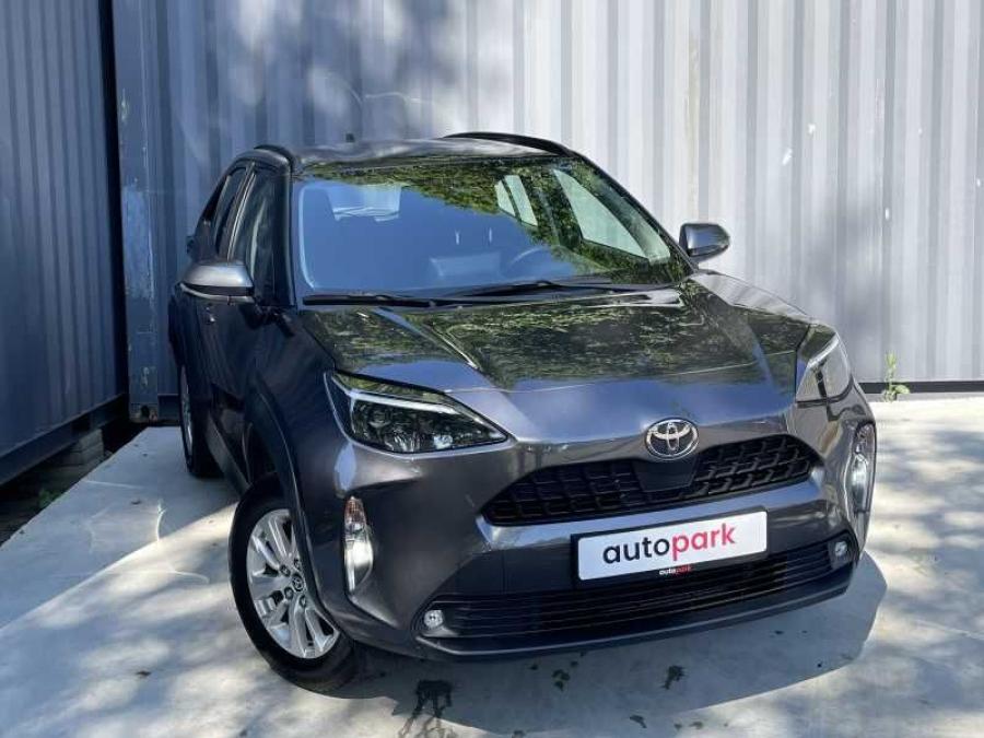 Toyota Yaris 2024 in Vilnius, with an engine capacity of 1.49 L and mileage of 45 thousand km for 18999 €, photo 3 on AUTOMOTO.COM.LV