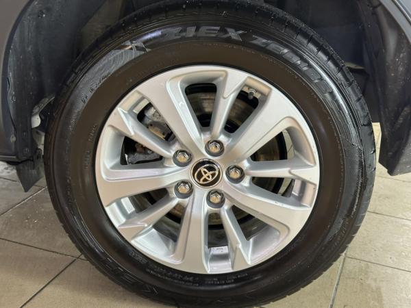 Toyota Yaris 2025 in Vilnius, with an engine capacity of 1.50 L and mileage of 57 thousand km for 21950 €, photo 5 on AUTOMOTO.COM.LV