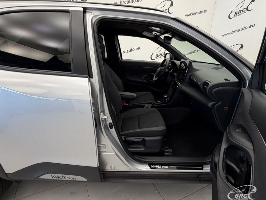 Toyota Yaris 2025 in Vilnius, with an engine capacity of 1.49 L and mileage of 9 thousand km for 21900 €, photo 5 on AUTOMOTO.COM.LV