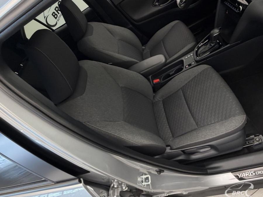 Toyota Yaris 2025 in Vilnius, with an engine capacity of 1.49 L and mileage of 9 thousand km for 21900 €, photo 6 on AUTOMOTO.COM.LV