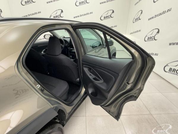 Toyota Yaris 2025 Viļņa, ar dzinēja tilpumu 1.49 L un nobraukumu 53 tūkst. km par 20900 €, foto 6 vietnē AUTOMOTO.COM.LV