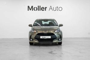 Green Toyota Yaris 2024 in Vilnius, with an engine capacity of 1.50 L and mileage of 93 thousand km for 16950 €, photo 6 on AUTOMOTO.COM.LV