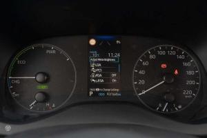 Green Toyota Yaris 2024 in Vilnius, with an engine capacity of 1.50 L and mileage of 93 thousand km for 16950 €, photo 12 on AUTOMOTO.COM.LV