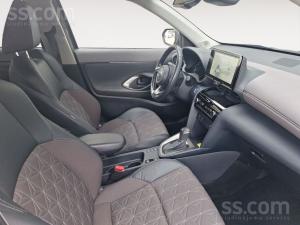 Zaļš Toyota Yaris 2021 Rīga, ar dzinēja tilpumu 1.50 L un nobraukumu 74 tūkst. km par 21500 €, foto 10 vietnē AUTOMOTO.COM.LV