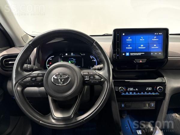 Green Toyota Yaris 2022 in Ventspils, with an engine capacity of 1.50 L and mileage of 74 thousand km for 21990 €, photo 10 on AUTOMOTO.COM.LV