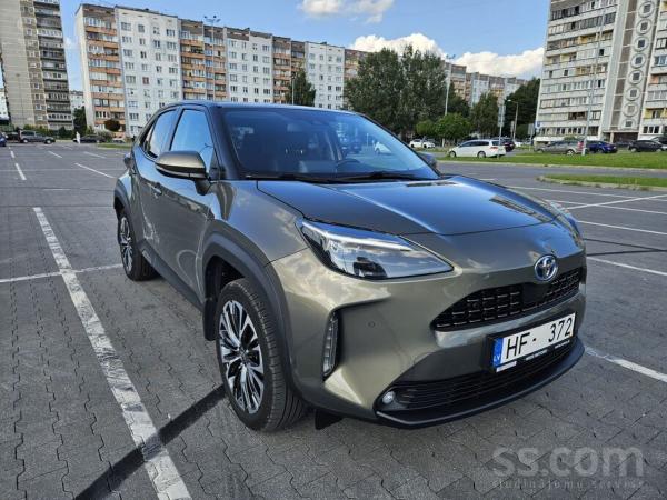 Green Toyota Yaris 2022 in Riga, with an engine capacity of 1.50 L and mileage of 46 thousand km for 22500 €, photo 2 on AUTOMOTO.COM.LV