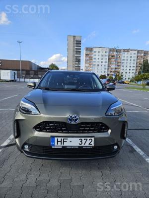 Green Toyota Yaris 2022 in Riga, with an engine capacity of 1.50 L and mileage of 46 thousand km for 22500 €, photo 4 on AUTOMOTO.COM.LV