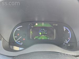 Green Toyota Yaris 2022 in Riga, with an engine capacity of 1.50 L and mileage of 46 thousand km for 22500 €, photo 10 on AUTOMOTO.COM.LV