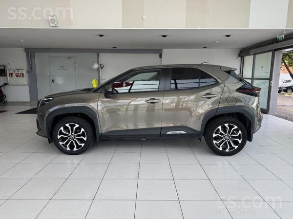 Zaļš Toyota Yaris 2022 Rīga, ar dzinēja tilpumu 1.50 L un nobraukumu 48 tūkst. km par 18900 €, foto 3 vietnē AUTOMOTO.COM.LV