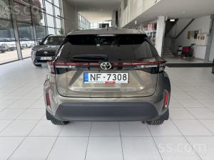 Zaļš Toyota Yaris 2022 Rīga, ar dzinēja tilpumu 1.50 L un nobraukumu 48 tūkst. km par 18900 €, foto 6 vietnē AUTOMOTO.COM.LV