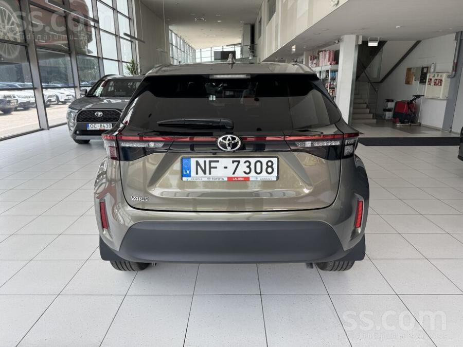 Zaļš Toyota Yaris 2022 Rīga, ar dzinēja tilpumu 1.50 L un nobraukumu 48 tūkst. km par 18900 €, foto 6 vietnē AUTOMOTO.COM.LV