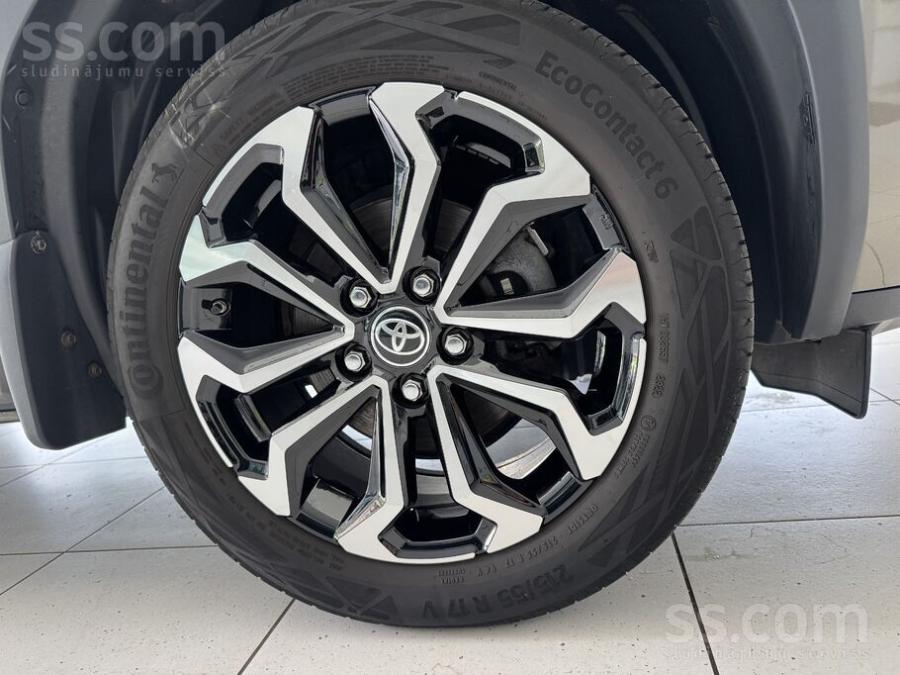 Zaļš Toyota Yaris 2022 Rīga, ar dzinēja tilpumu 1.50 L un nobraukumu 48 tūkst. km par 18900 €, foto 9 vietnē AUTOMOTO.COM.LV