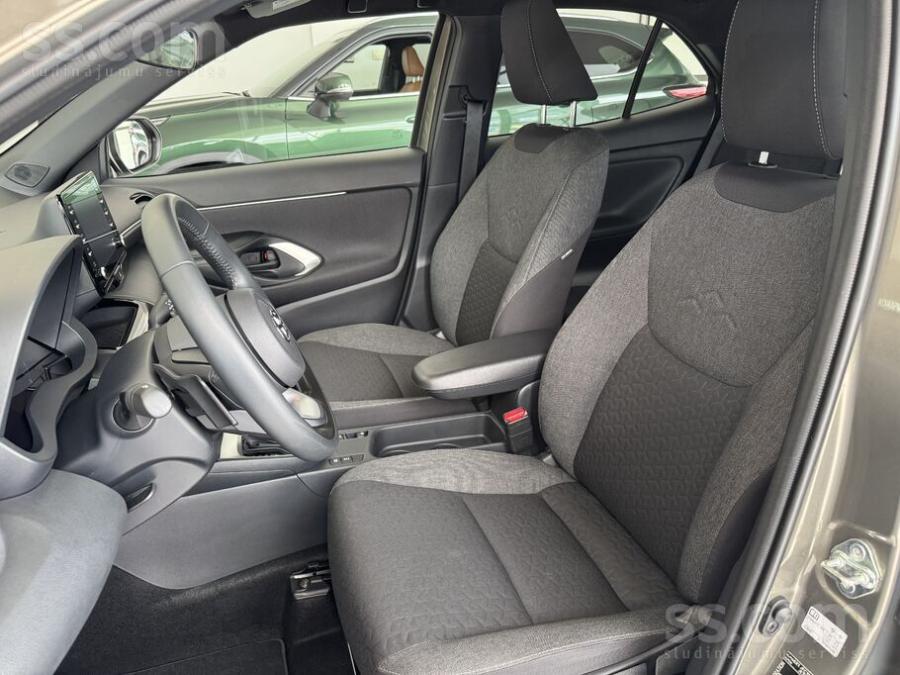 Zaļš Toyota Yaris 2022 Rīga, ar dzinēja tilpumu 1.50 L un nobraukumu 48 tūkst. km par 18900 €, foto 12 vietnē AUTOMOTO.COM.LV