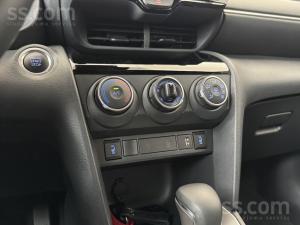 Zaļš Toyota Yaris 2022 Rīga, ar dzinēja tilpumu 1.50 L un nobraukumu 48 tūkst. km par 18900 €, foto 21 vietnē AUTOMOTO.COM.LV