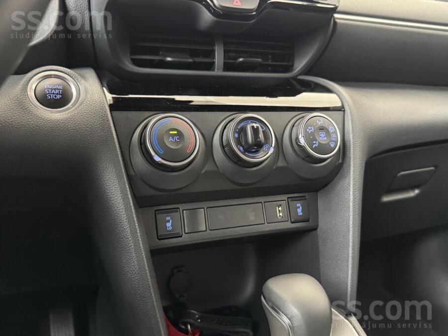Zaļš Toyota Yaris 2022 Rīga, ar dzinēja tilpumu 1.50 L un nobraukumu 48 tūkst. km par 18900 €, foto 21 vietnē AUTOMOTO.COM.LV
