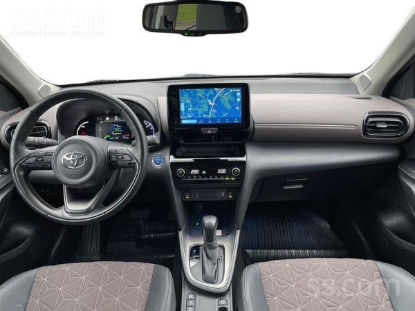 Toyota Yaris 2022 in Riga on AUTOMOTO.COM.LV Green Toyota Yaris 2022 in Riga, with an engine capacity of 1.50 L and mileage of 46 thousand km for 22990 €, photo 9 on AUTOMOTO.COM.LV