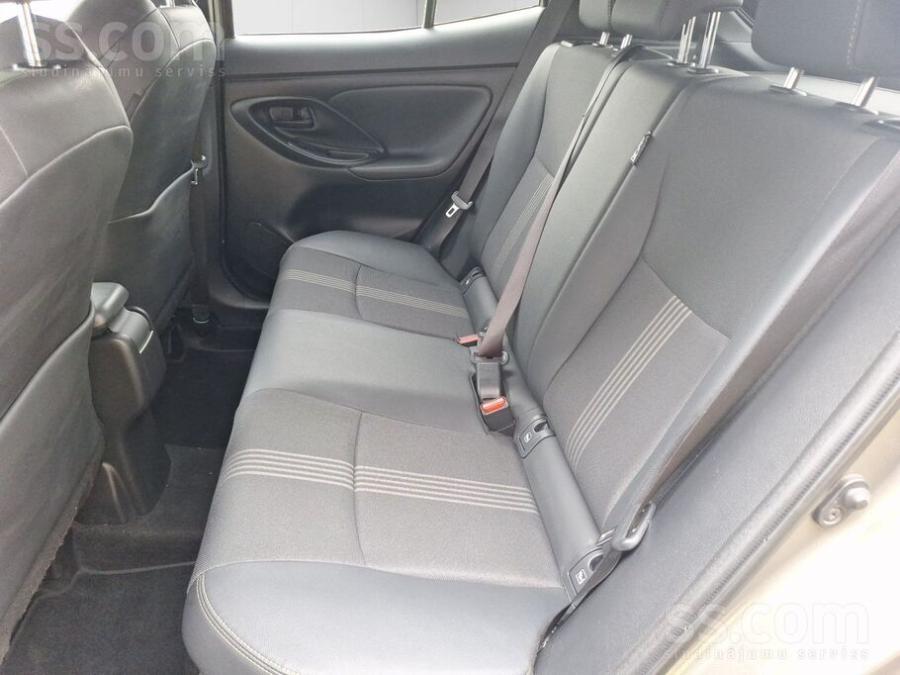 Zaļš Toyota Yaris 2023 Rīga, ar dzinēja tilpumu 1.50 L un nobraukumu 62 tūkst. km par 23000 €, foto 12 vietnē AUTOMOTO.COM.LV