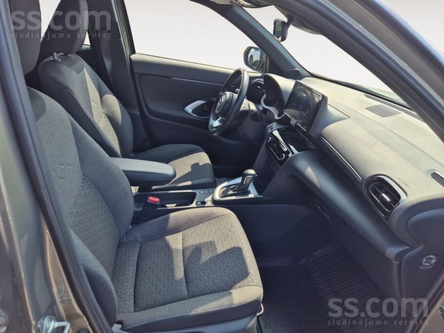 Zaļš Toyota Yaris 2023 Rīga, ar dzinēja tilpumu 1.50 L un nobraukumu 68 tūkst. km par 20400 €, foto 7 vietnē AUTOMOTO.COM.LV